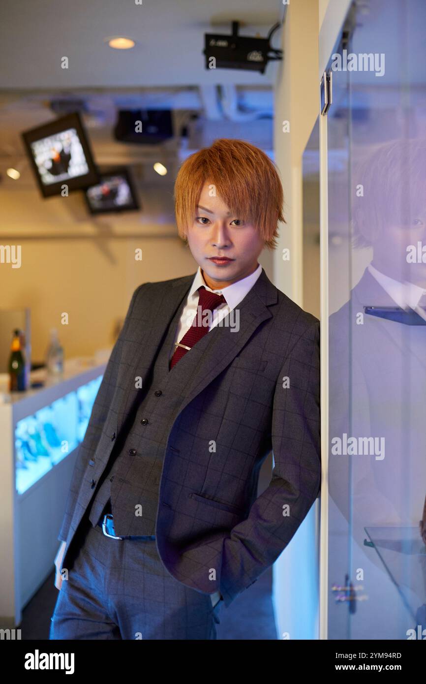 Japan man suit hi-res stock photography and images - Alamy