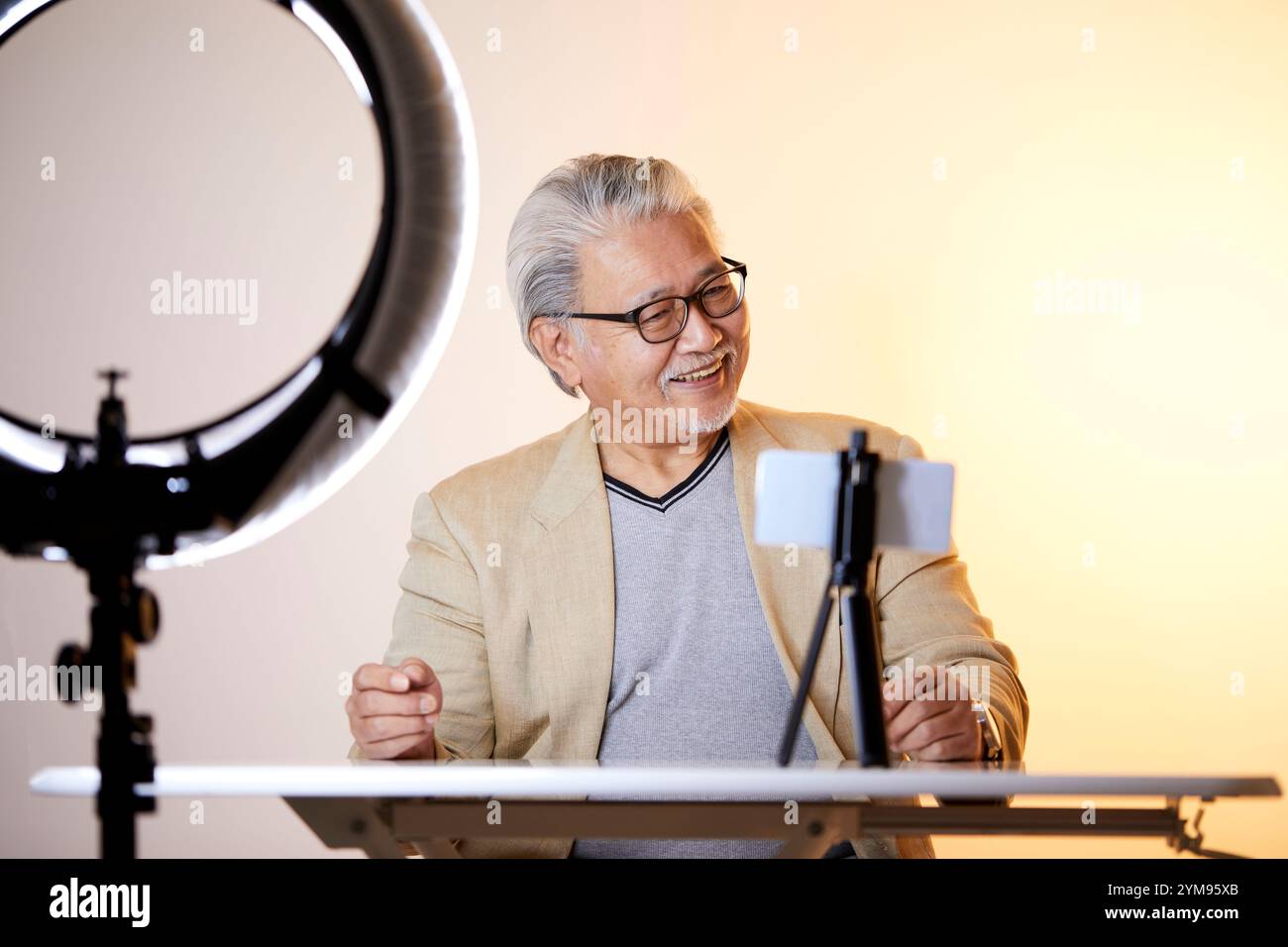 Streaming community hi-res stock photography and images - Alamy