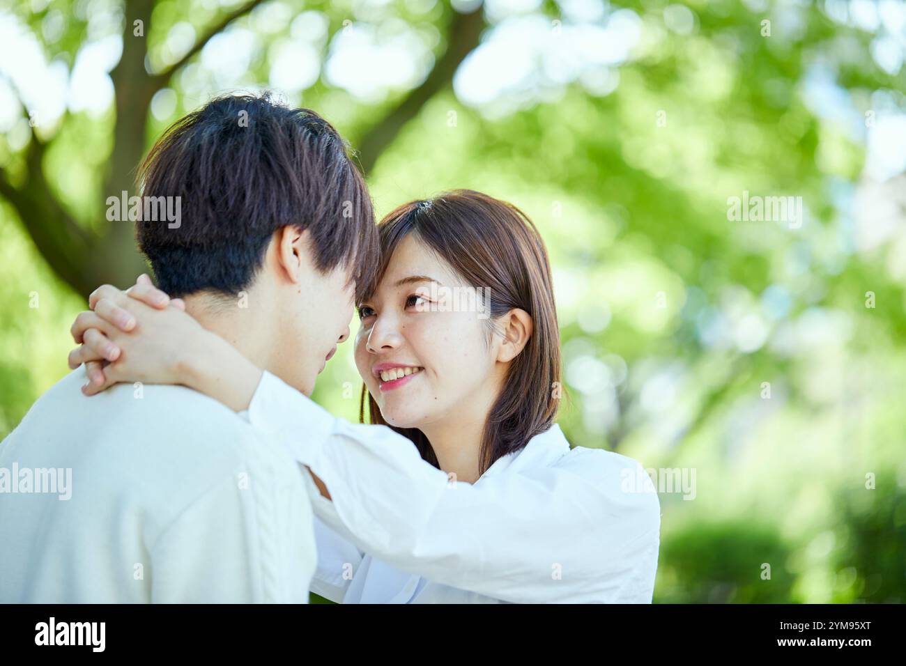 Young in love couple who hi-res stock photography and images - Alamy