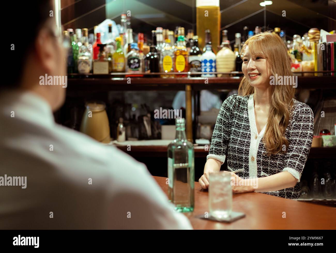 Japanese snack bar counter hi-res stock photography and images - Alamy