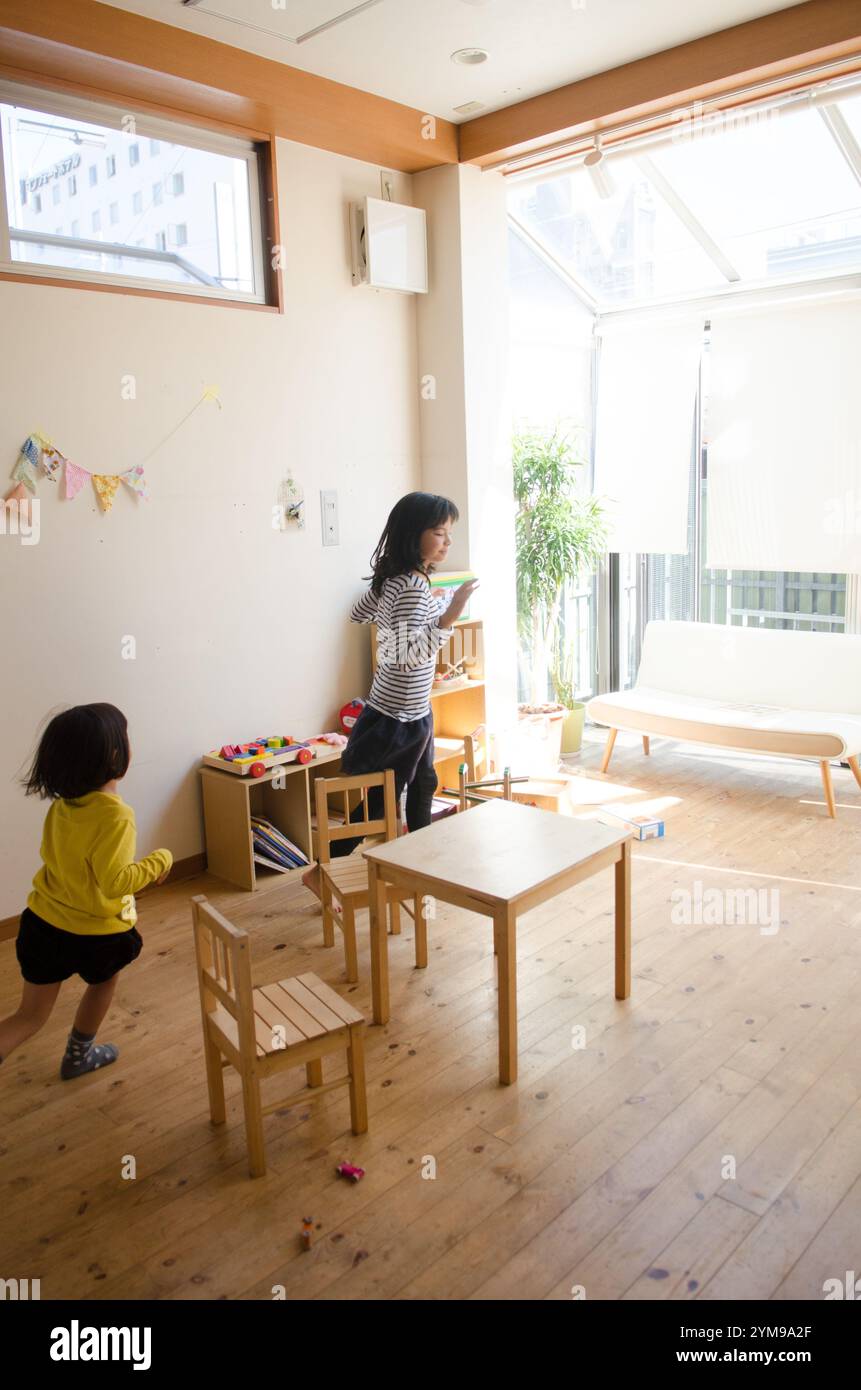 Sister japanese running hi-res stock photography and images - Alamy