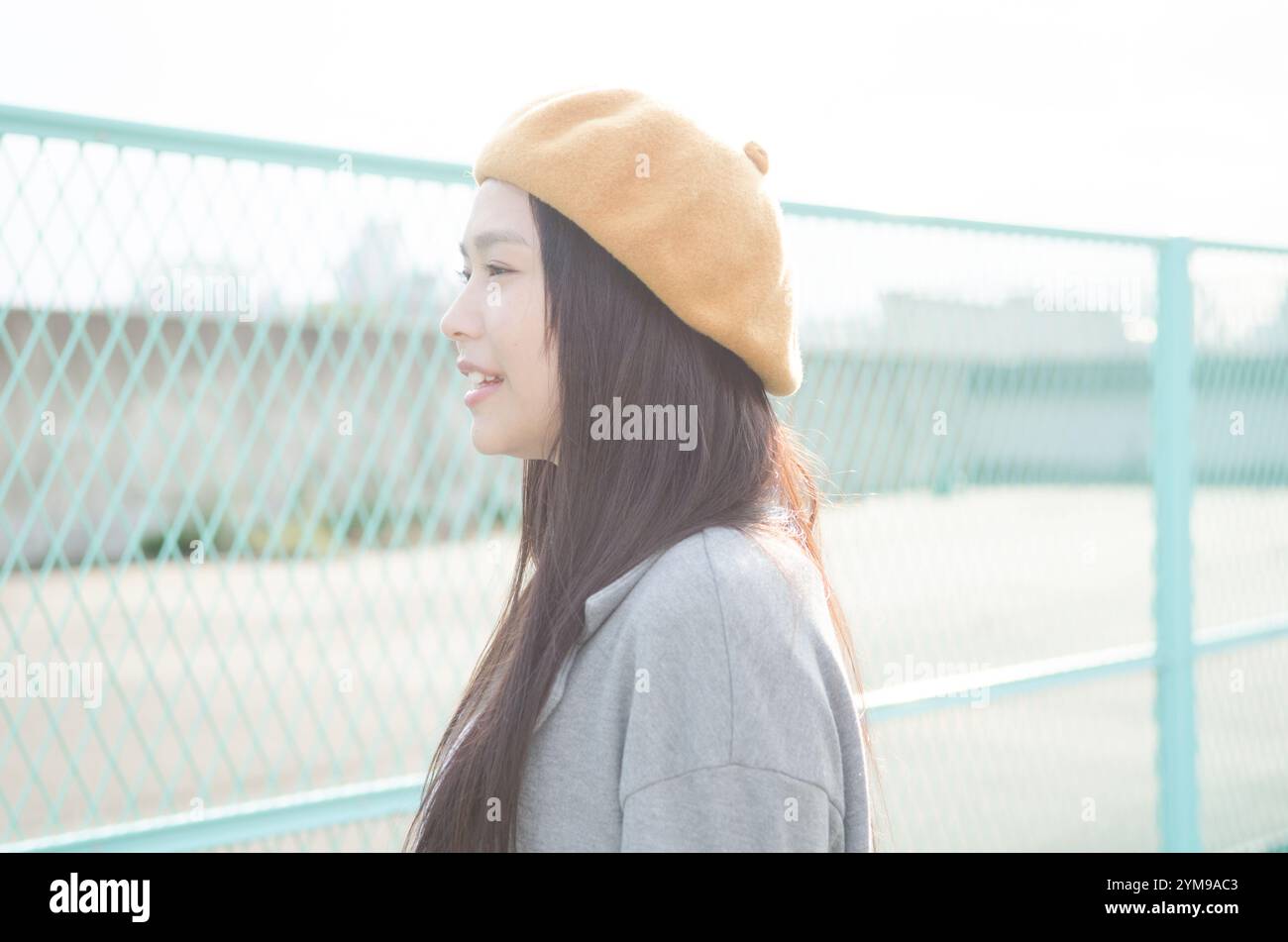 Person side profile hi-res stock photography and images - Alamy