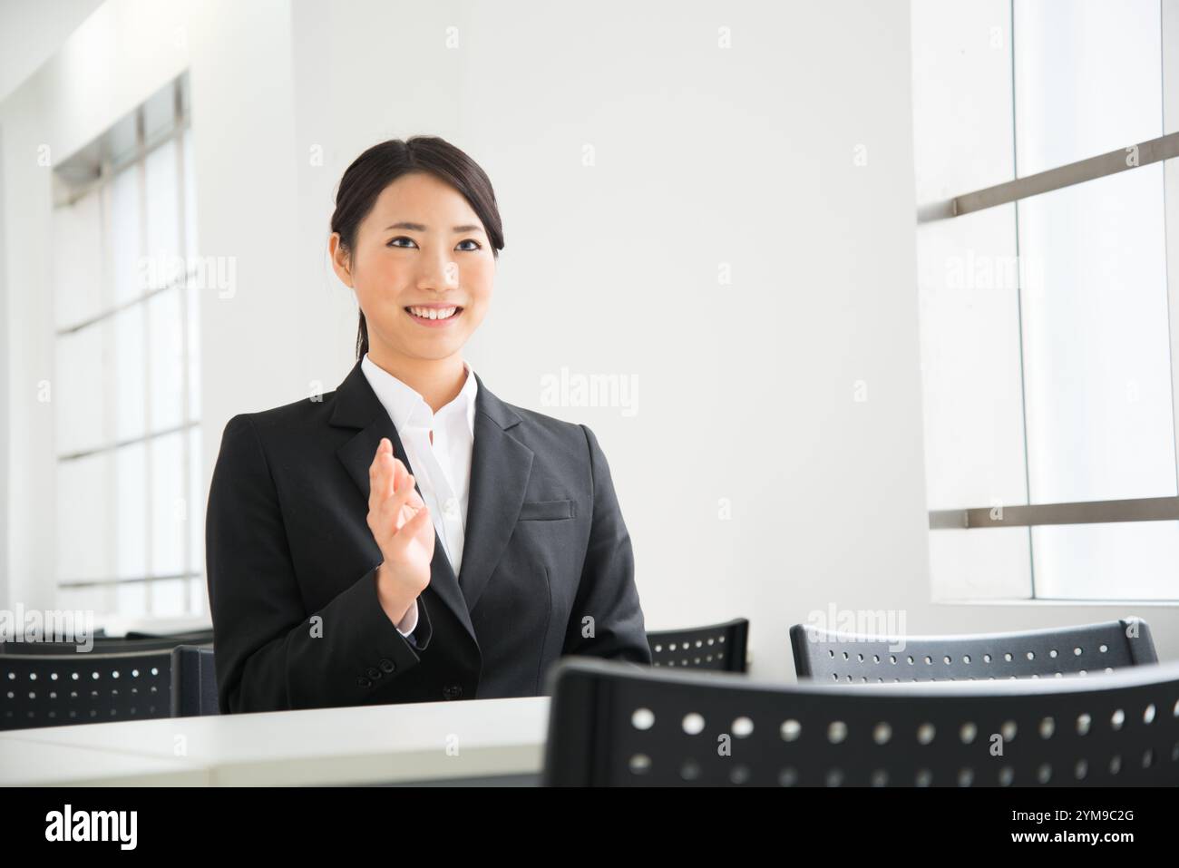 Interview smile hi-res stock photography and images - Alamy