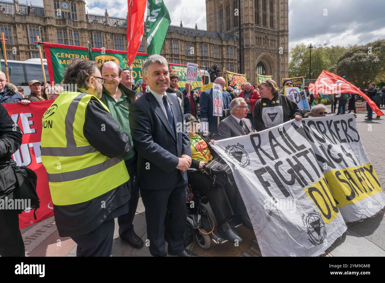 London, UK. 26th April 2017. RMT General Secretary Mick Cash (centre ...