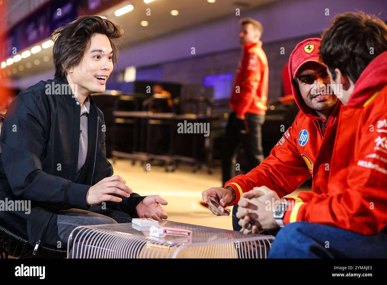 November 20, 2024: Sin Lim (L), Las Vegas .Magician, performs a card ...