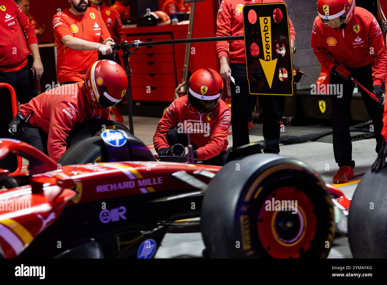 Scuderia Ferrari ambiance mechanic, mecanicien, mechanics nduring the Formula 1 Heineken Silver ...