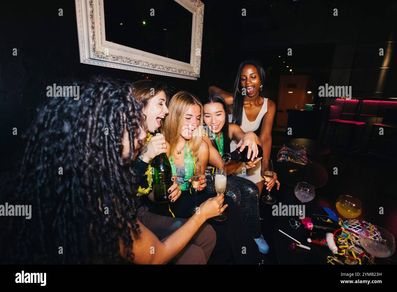 Woman in a nightclub hi-res stock photography and images - Alamy