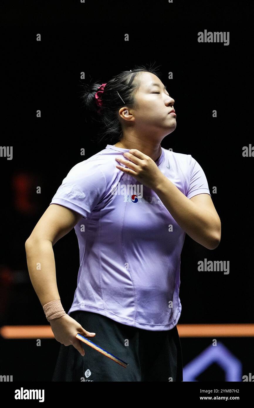 Kitakyushu, Japan. 21st Nov, 2024. Shin Yubin of South Korea reacts during the women's singles ...