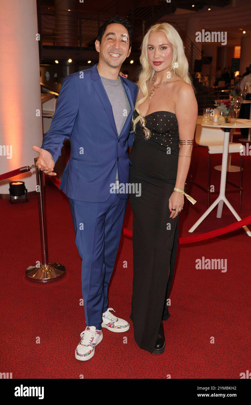 Eko Fresh mit Ehefrau Sarah Bora bei der 17. Verleihung der Goldenen ...