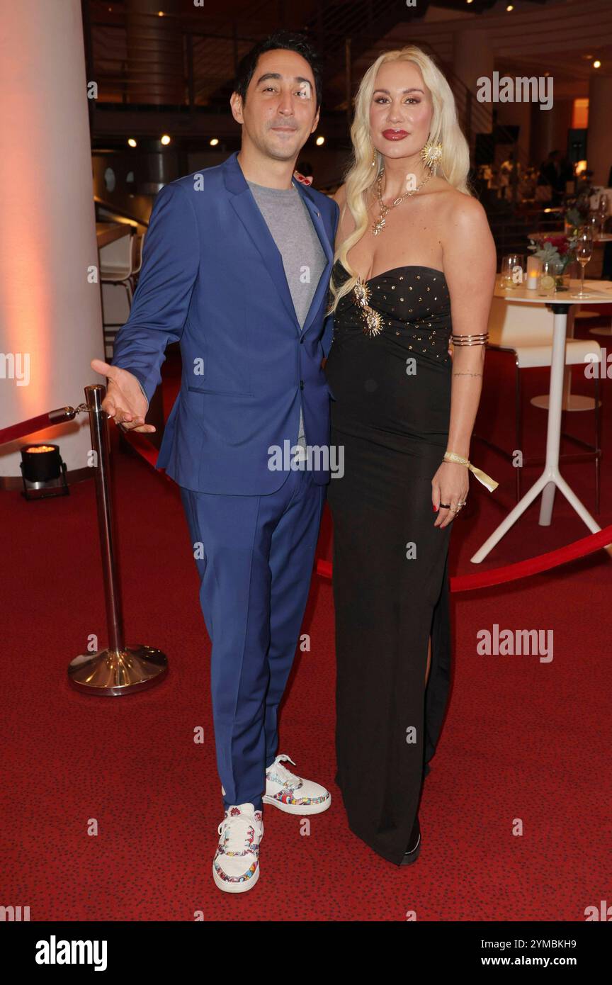 Eko Fresh mit Ehefrau Sarah Bora bei der 17. Verleihung der Goldenen ...