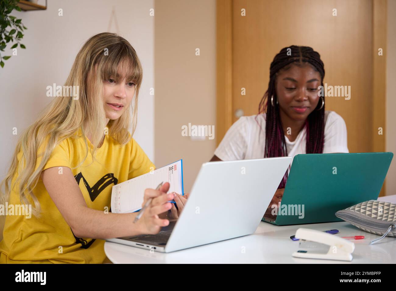 College students working on laptops hi-res stock photography and images ...
