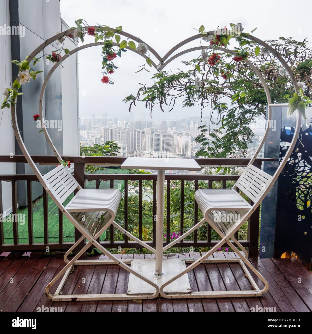 Aesthetic heart frame hi-res stock photography and images - Alamy