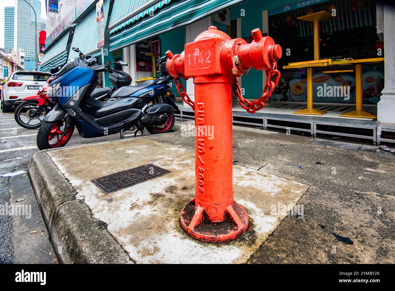 A fire hydrant in Singapore Stock Photo - Alamy