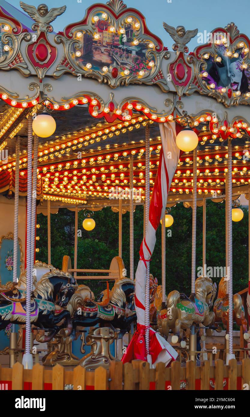 Empty christmas carousel red hi-res stock photography and images - Alamy