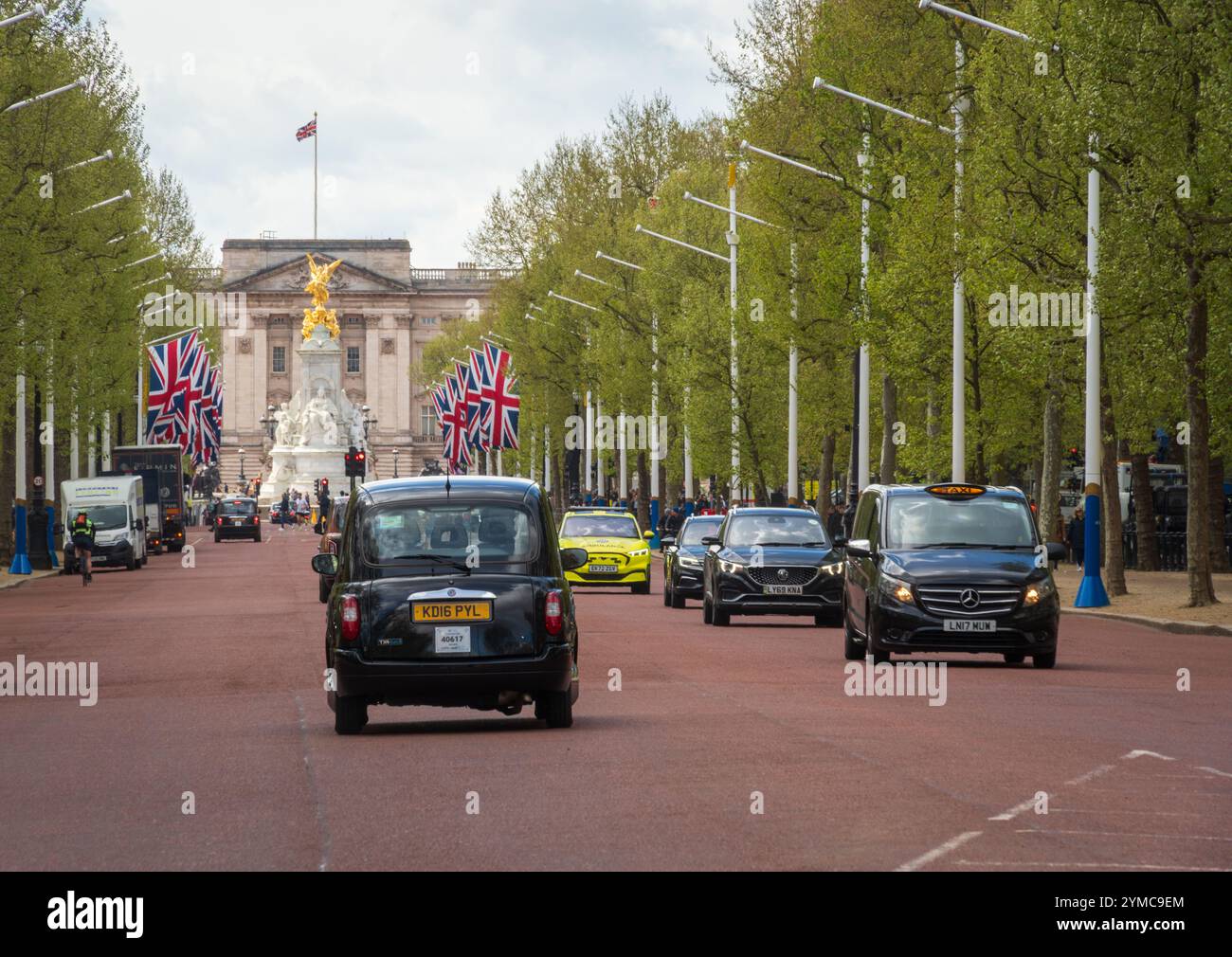 The Buckingham Palace, The Royal residence in London, England, UK Stock ...