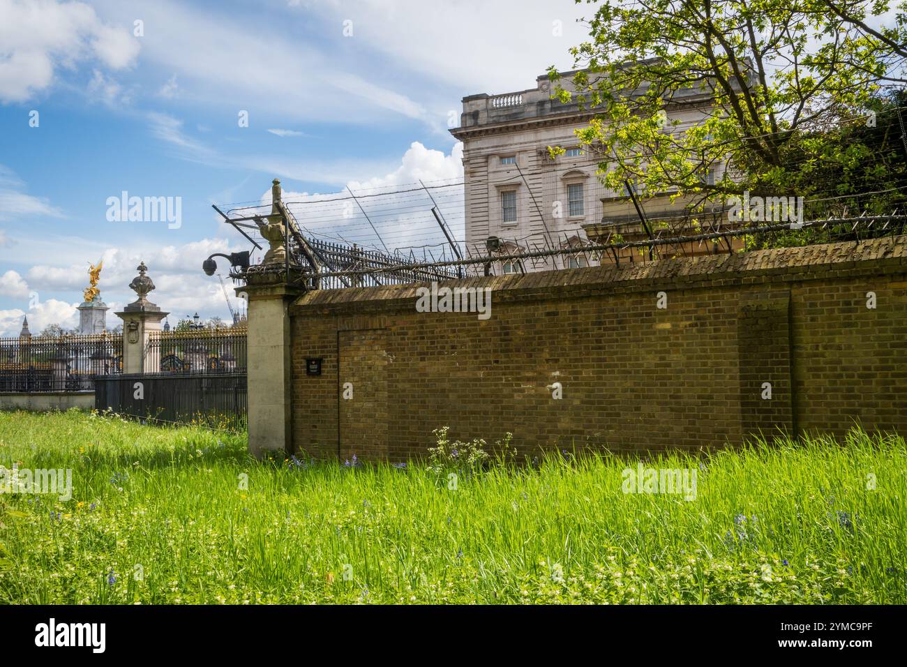 The Buckingham Palace, The Royal residence in London, England, UK Stock ...