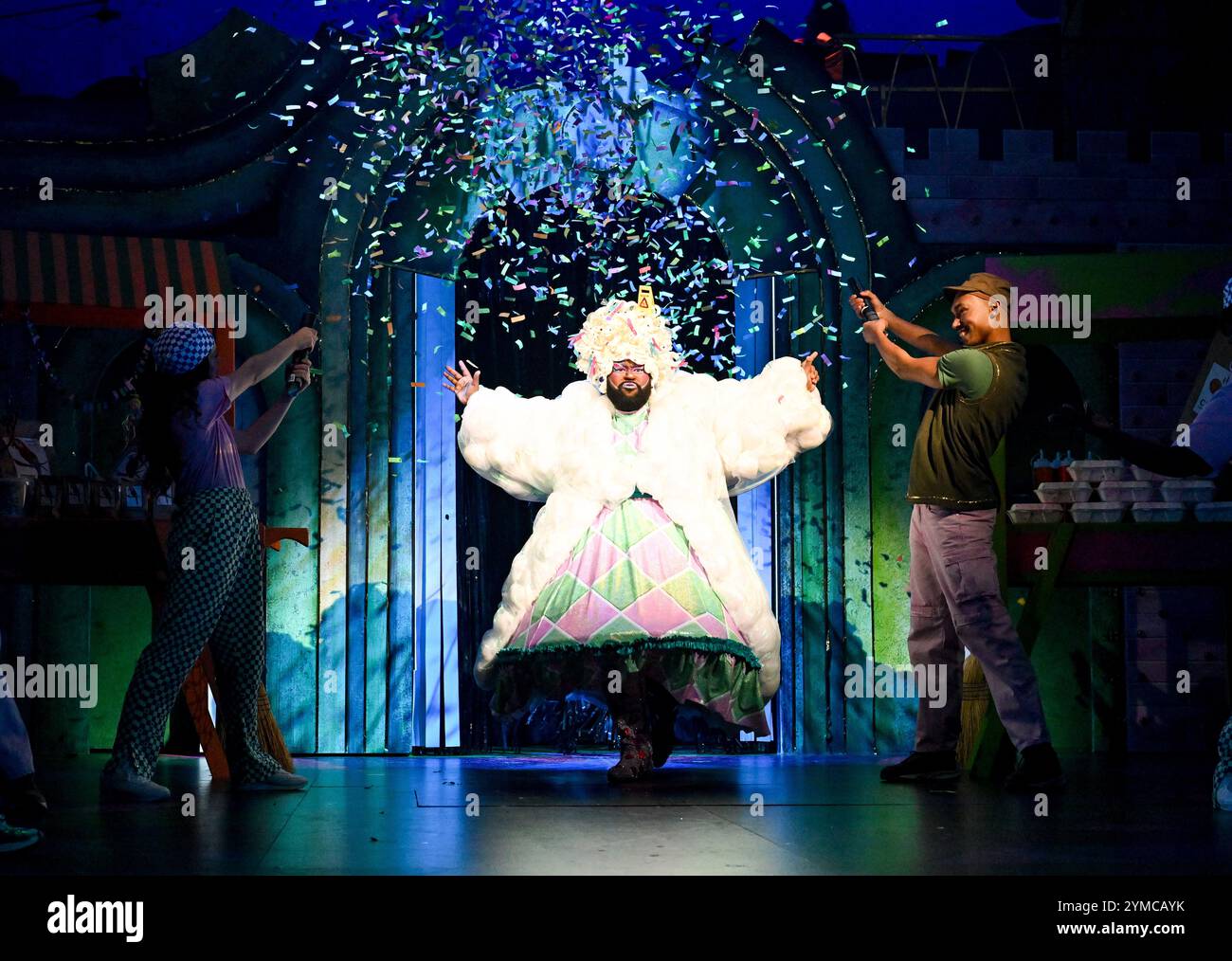 London, UK. 20th Nov, 2024. The cast of the new 'Aladdin' pantomime ...