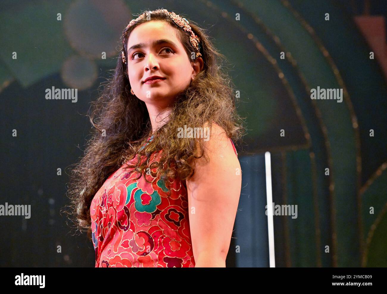 London, UK. 20th Nov, 2024. The cast of the new 'Aladdin' pantomime ...