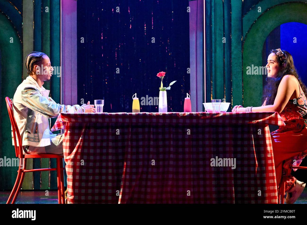 London, UK. 20th Nov, 2024. The cast of the new 'Aladdin' pantomime ...