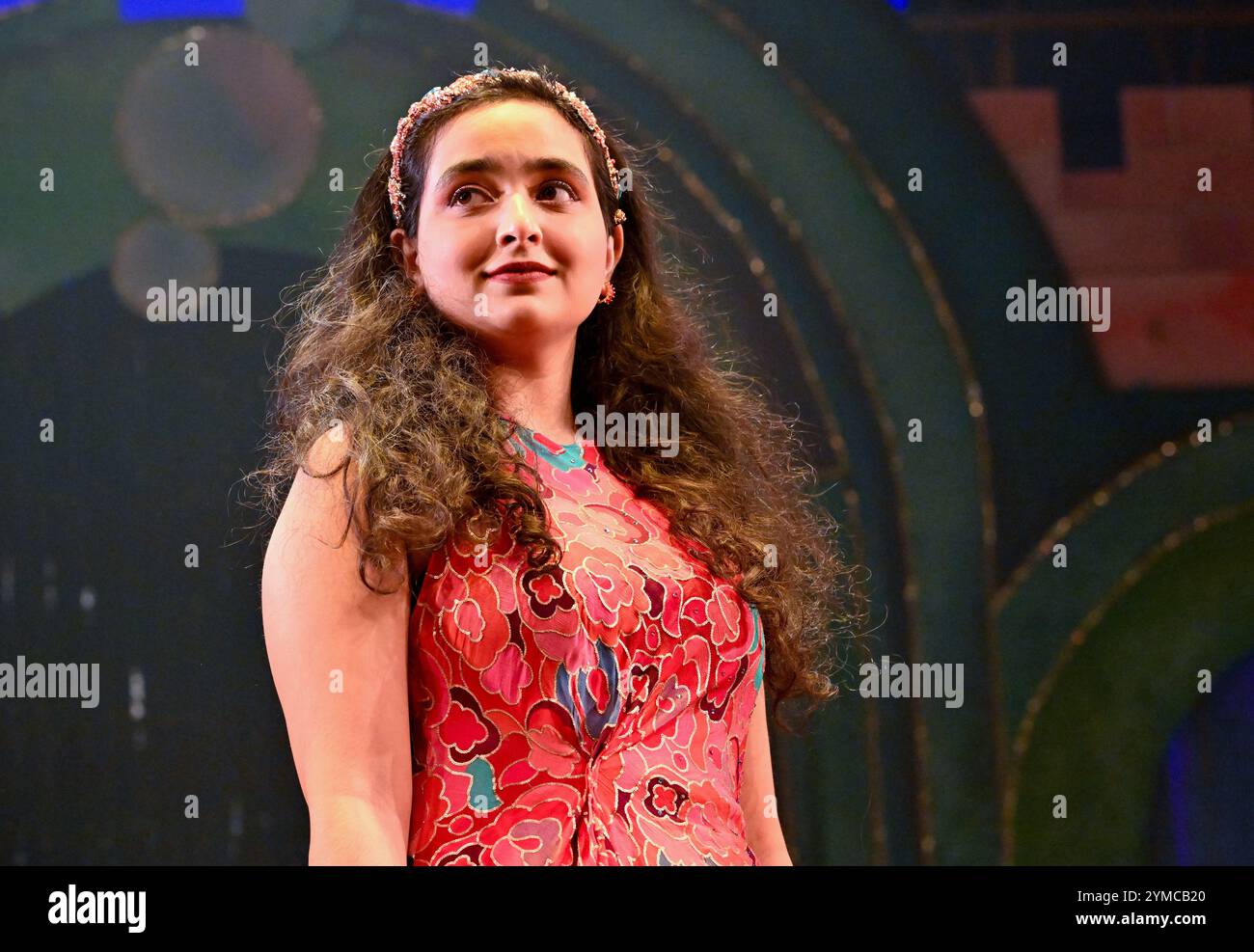 London, UK. 20th Nov, 2024. The cast of the new 'Aladdin' pantomime ...