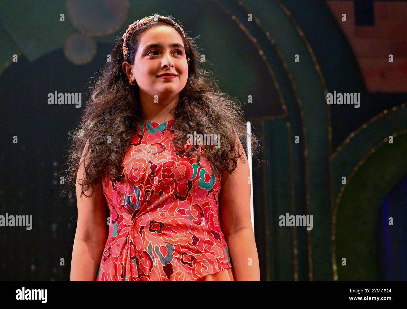 London, UK. 20th Nov, 2024. The cast of the new 'Aladdin' pantomime ...