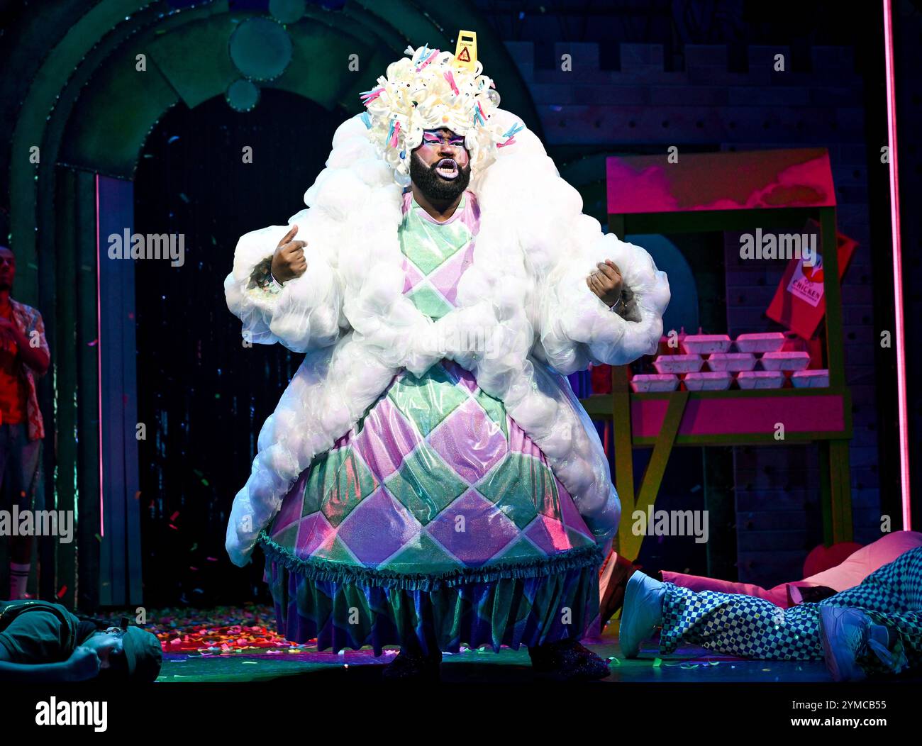 London, UK. 20th Nov, 2024. The cast of the new 'Aladdin' pantomime ...