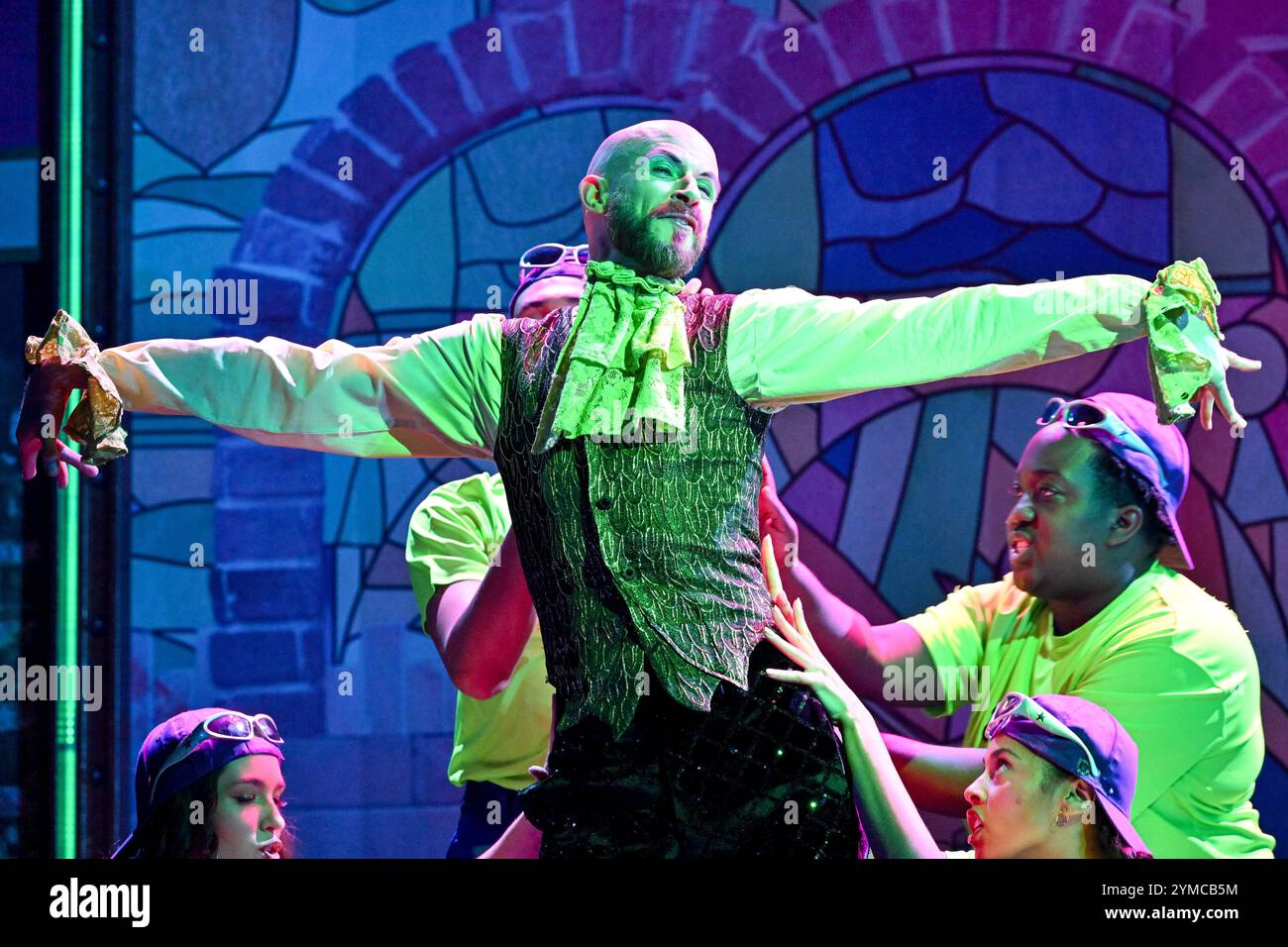 London, UK. 20th Nov, 2024. The cast of the new 'Aladdin' pantomime ...