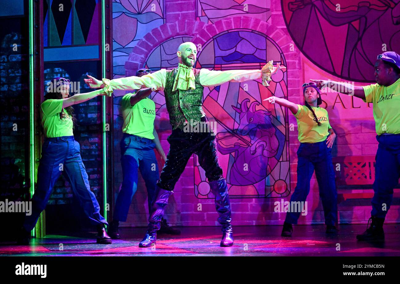 London, UK. 20th Nov, 2024. The cast of the new 'Aladdin' pantomime ...