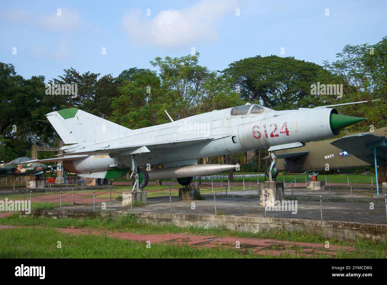 HUE, VIETNAM - JANUARY 08, 2016: MIG-21 fighter jet Stock Photo - Alamy