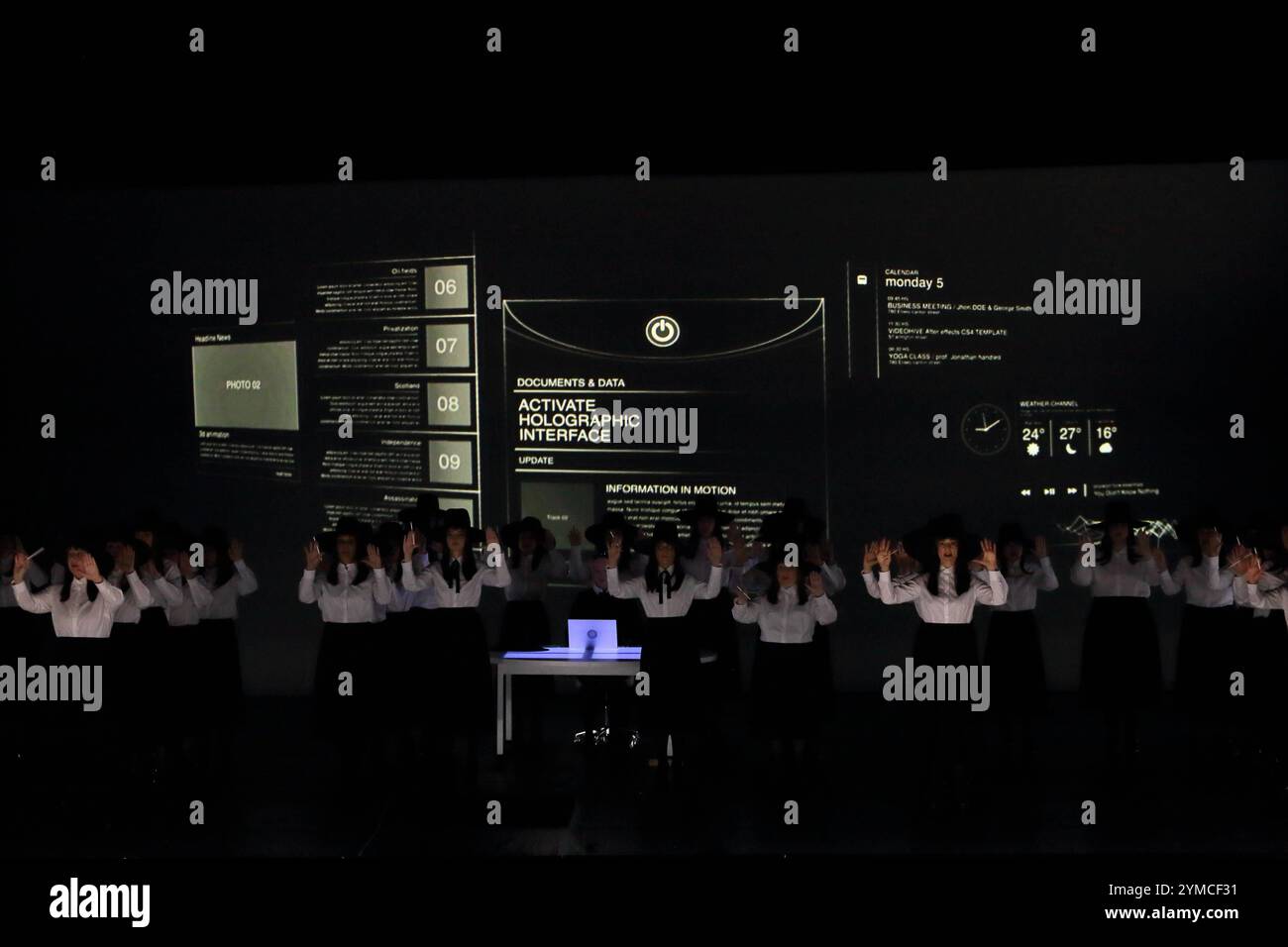 Ensemble während der Fotoprobe für Macbeth in der Deutschen Oper in ...