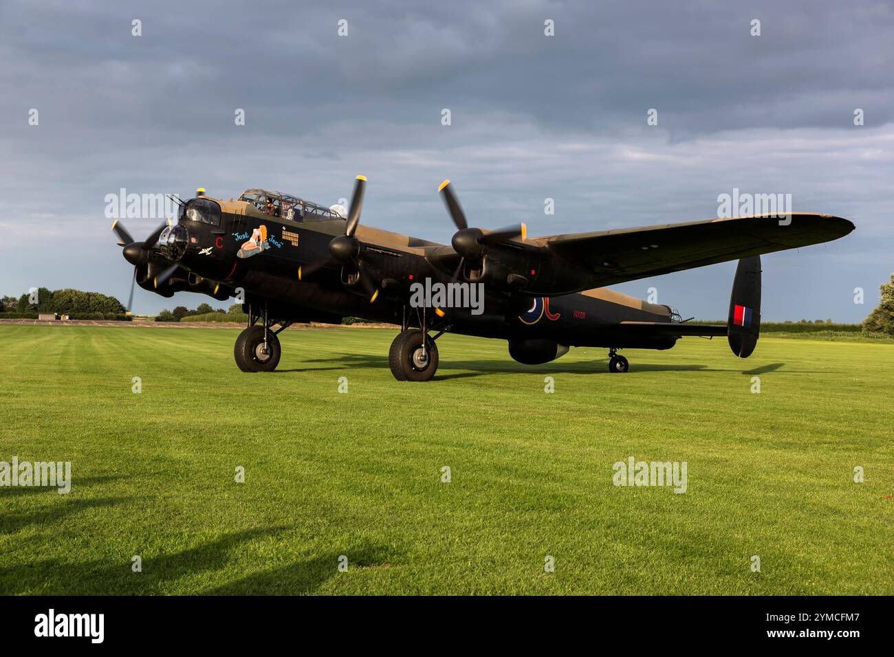 Lancaster bomber iconic ww2 aircraft hi-res stock photography and ...