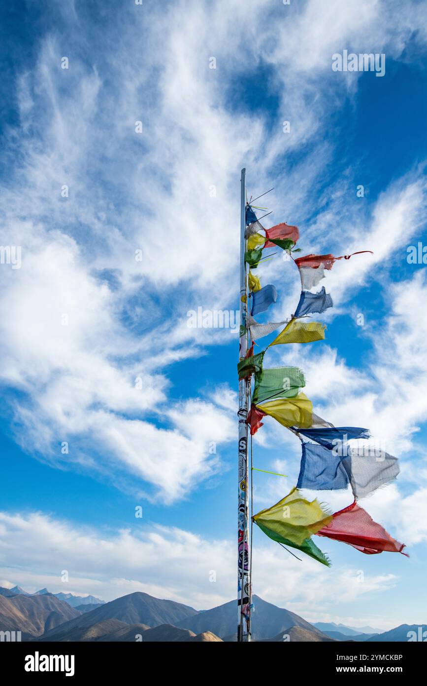 Tibetan prayer flag fluttering hi-res stock photography and images - Alamy
