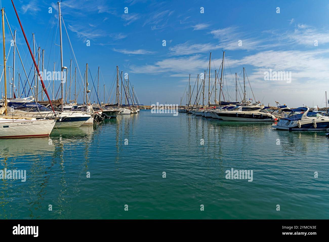 Hafenbecken europa hi-res stock photography and images - Alamy