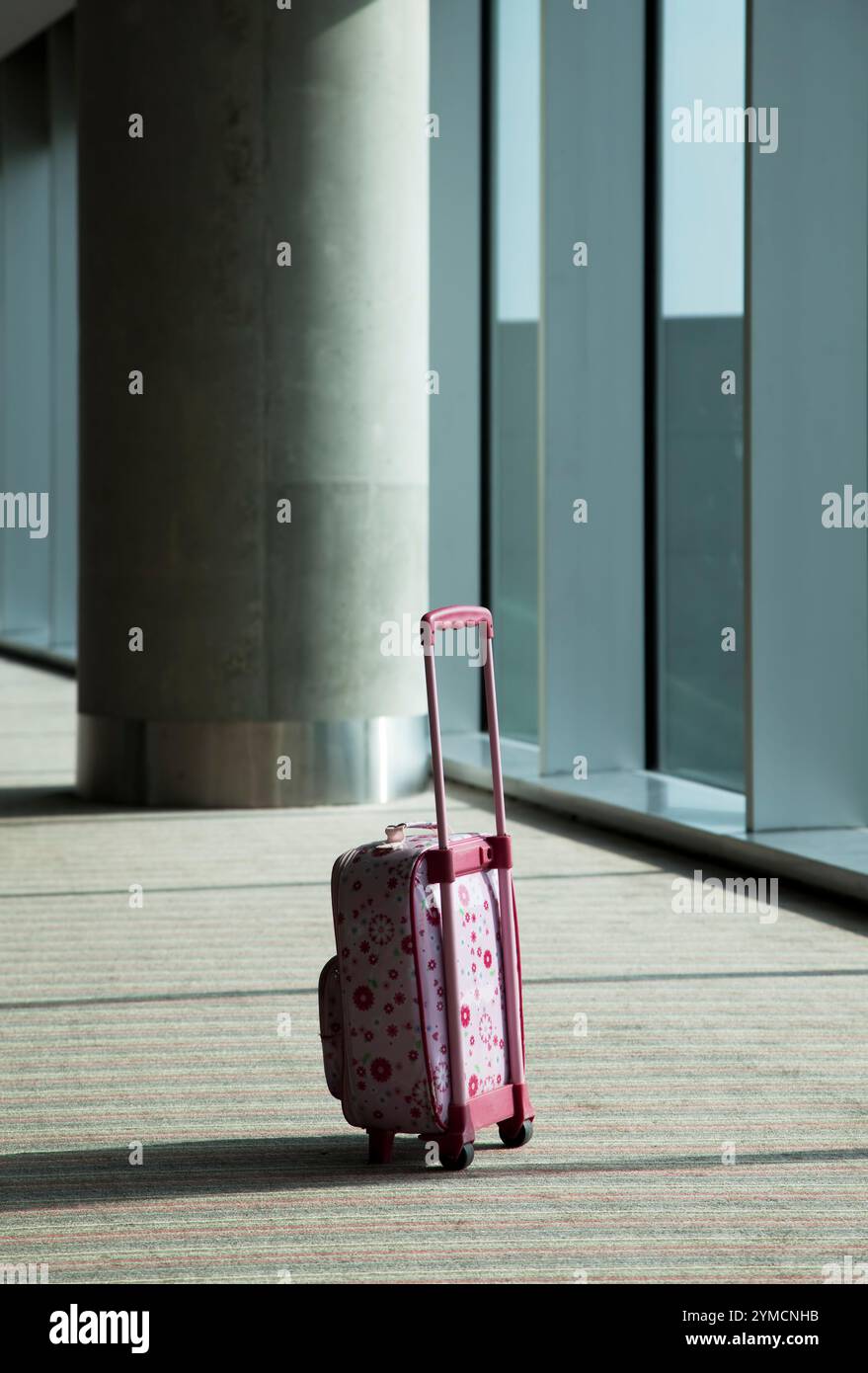 Bag left alone hi-res stock photography and images - Alamy