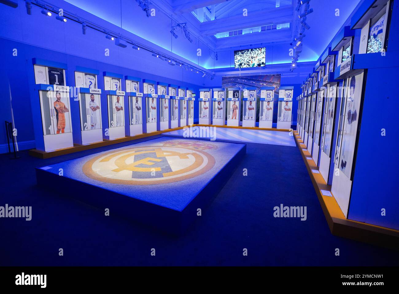 Football locker room spain hi-res stock photography and images - Alamy