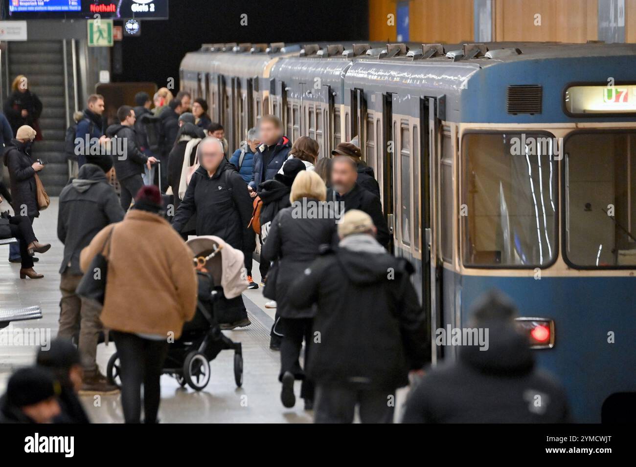 U7 platform hi-res stock photography and images - Alamy
