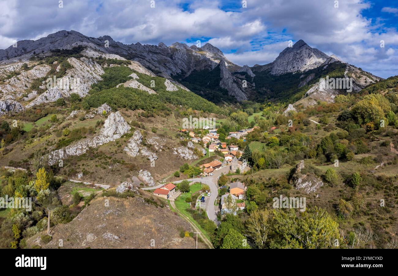 Salamón village, Riaño Mountain and Mampodre Regional Park, Riaño ...