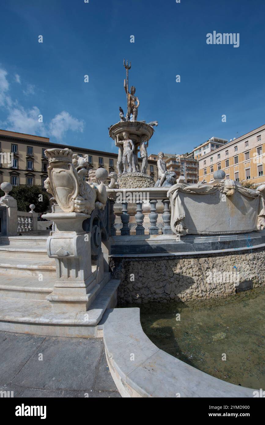 Naples (plaza or square) fountain italy hi-res stock photography and ...