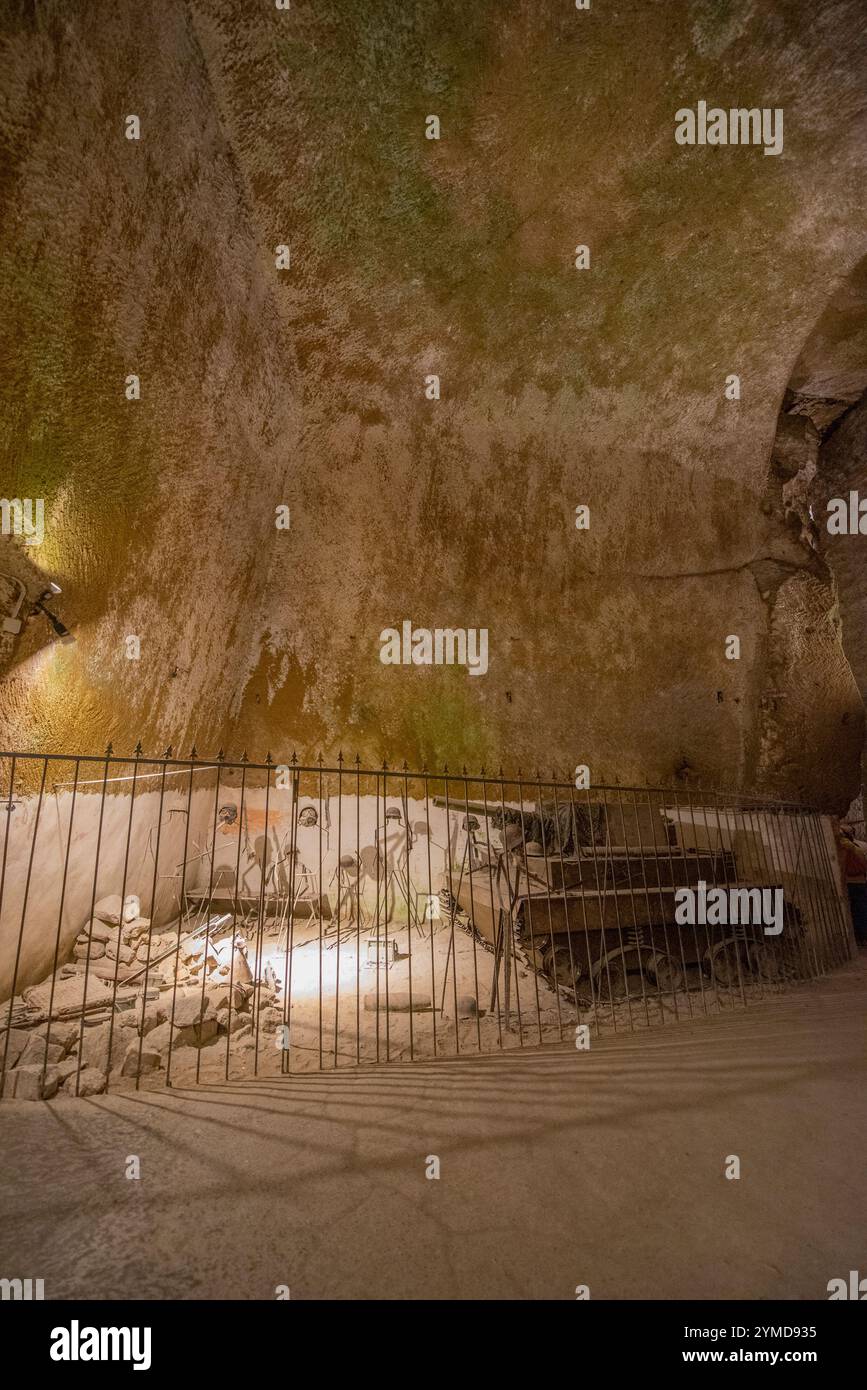 Naples. Historical Center. Underground Naples. Aqueduct-cistern of the ...