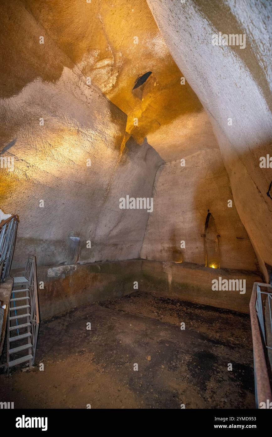 Naples. Historical Center. Underground Naples. Aqueduct-cistern of the ...