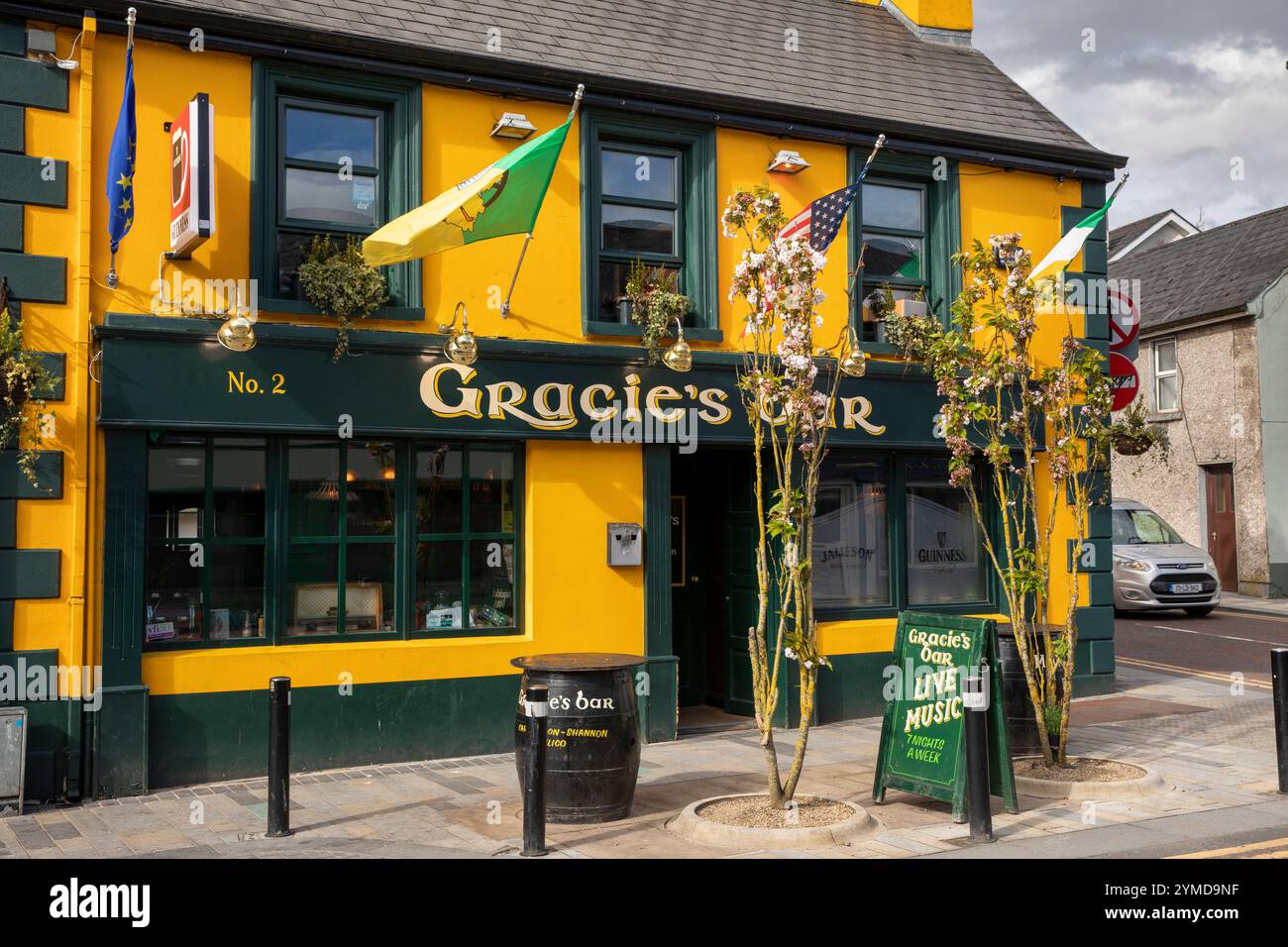 American flag hotel ireland hi-res stock photography and images - Alamy