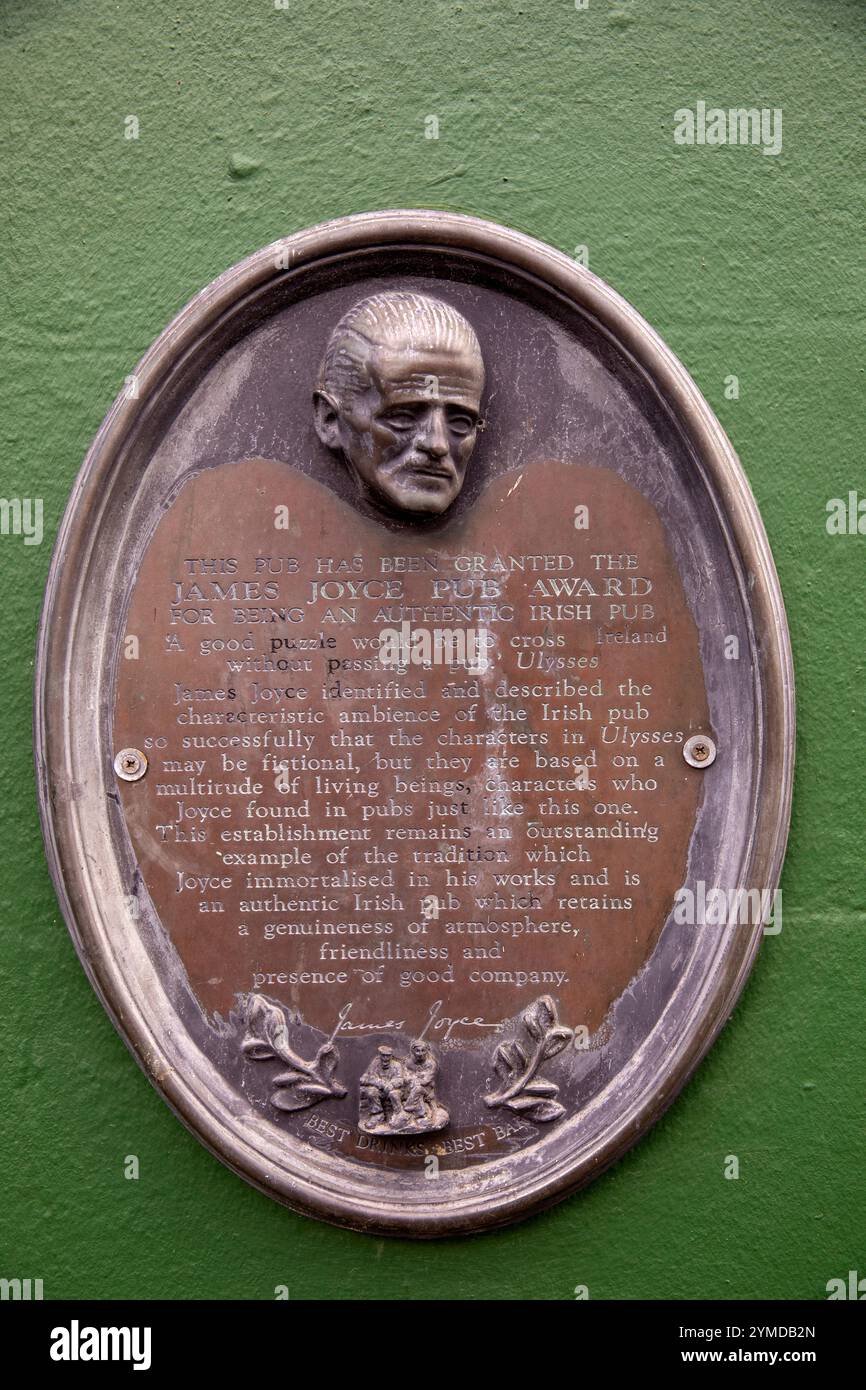 Ireland, County Leitrim, Carrick on Shannon, James Joyce Pub Award ...