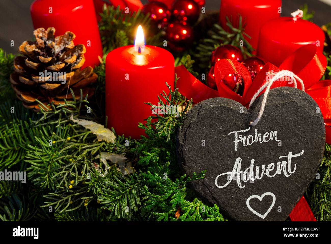 Advent greetings: Heart with the inscription FROHEN ADVENT in front of ...