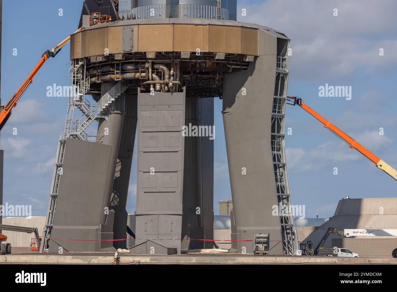 Current and closeup views of SpaceX Starship IFT-6 fully stacked ready ...