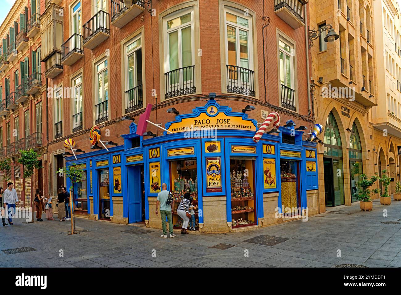Paco Jose, Süßigkeitengeschäft, Schaufenster Stock Photo - Alamy