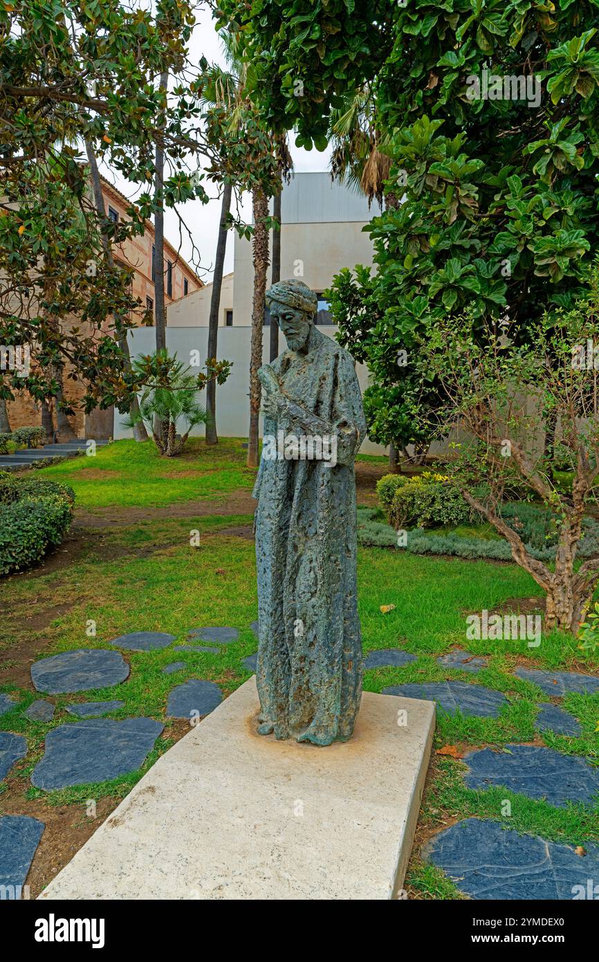 Estatua salomon ben gabirol hi-res stock photography and images - Alamy