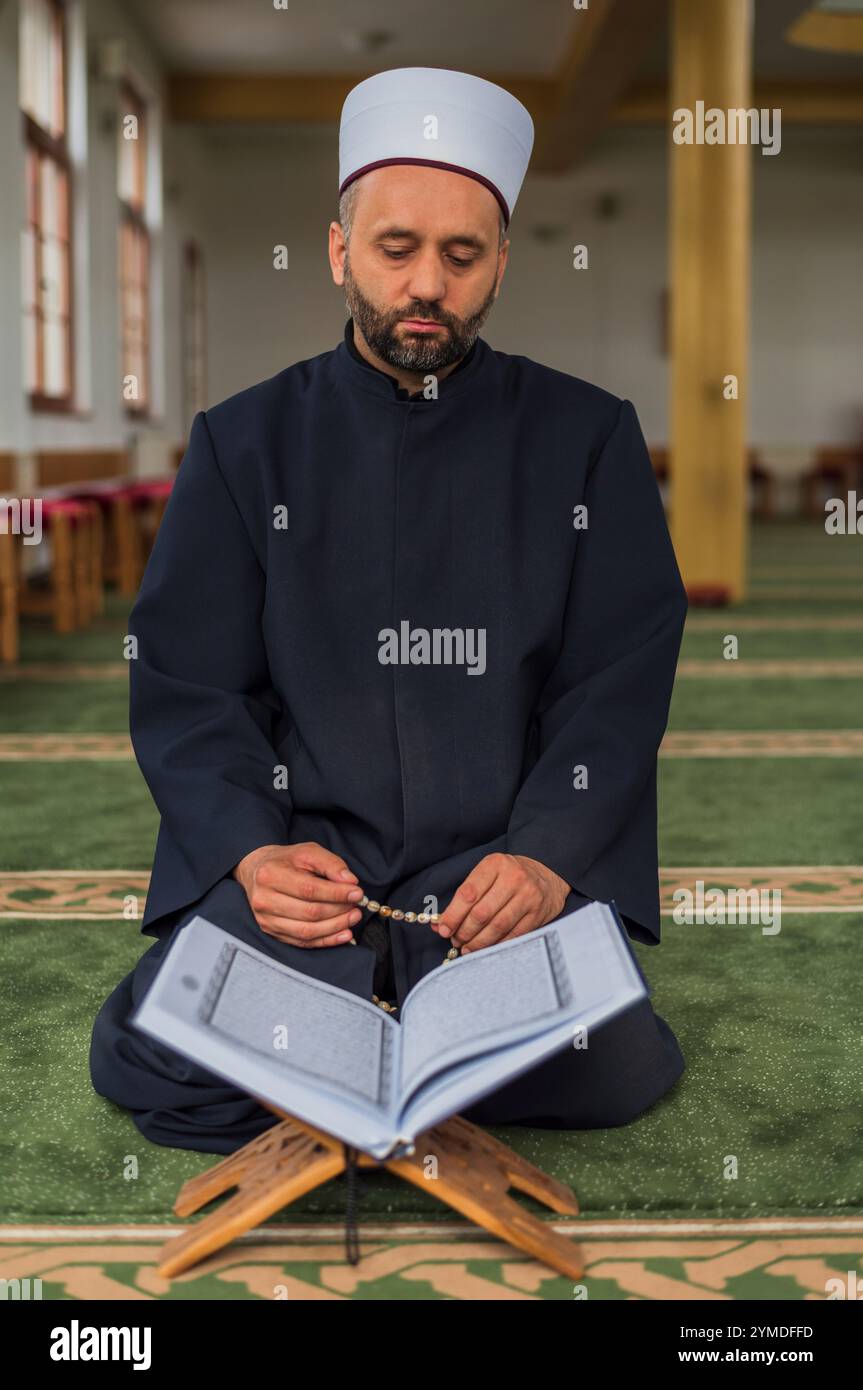 Senior man praying to allah hi-res stock photography and images - Alamy