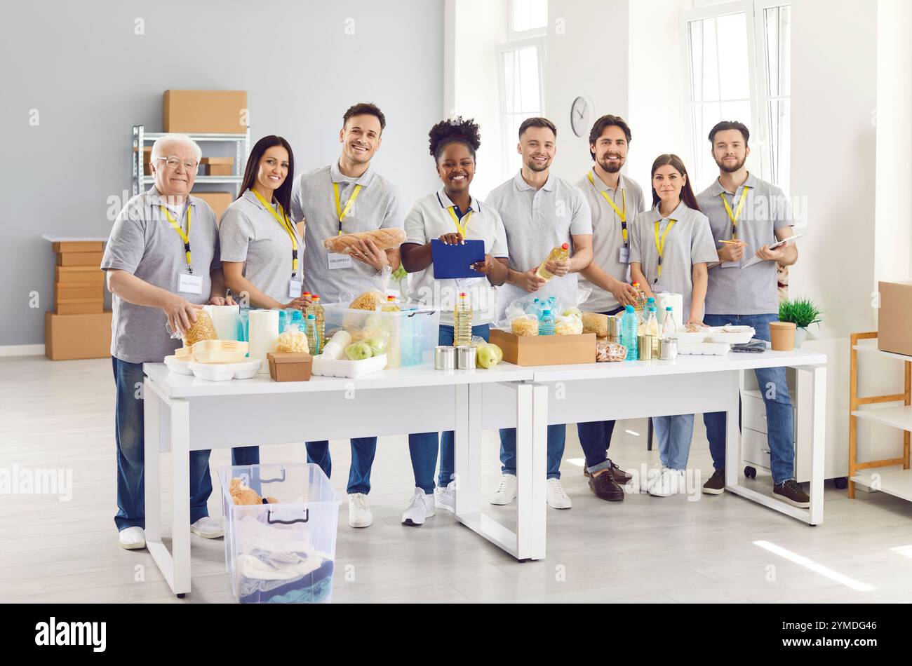 Young multiracial volunteers group hi-res stock photography and images ...