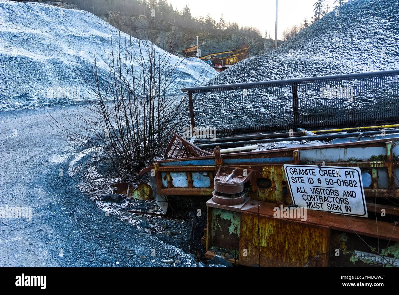 Crushed granite stones hi-res stock photography and images - Alamy