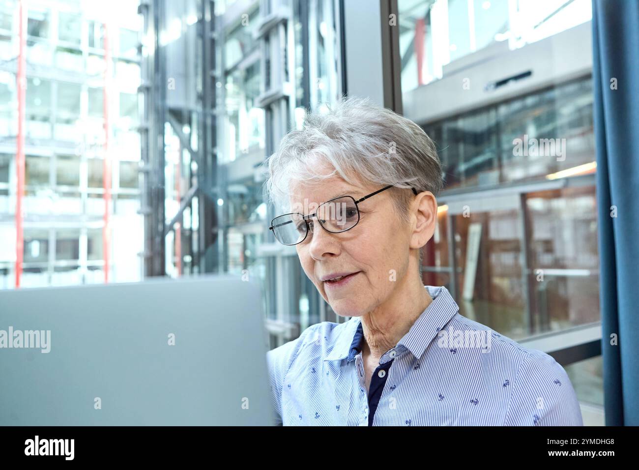 17 November 2024: Senior citizen demonstrates digital competence ...